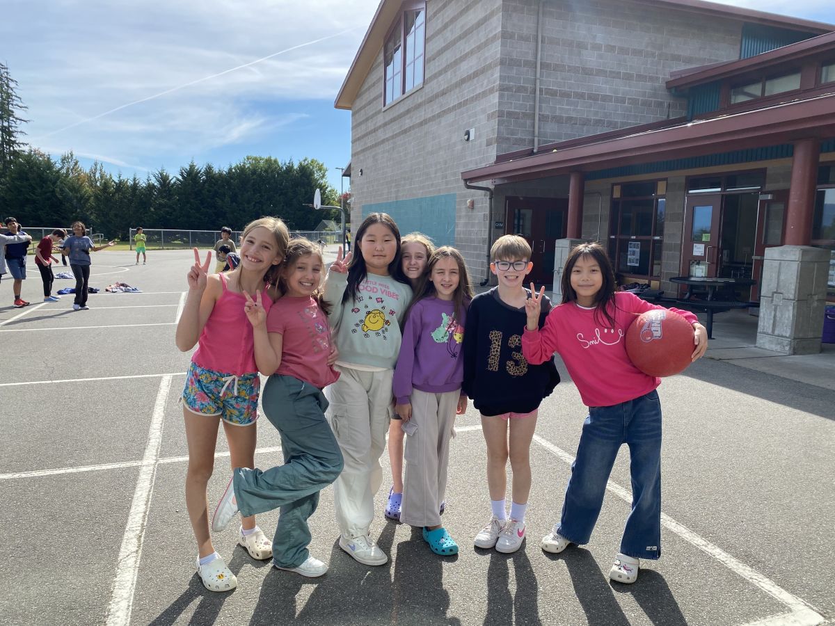 Soaking Up the Sun | News Article - Cascade Ridge Elementary School