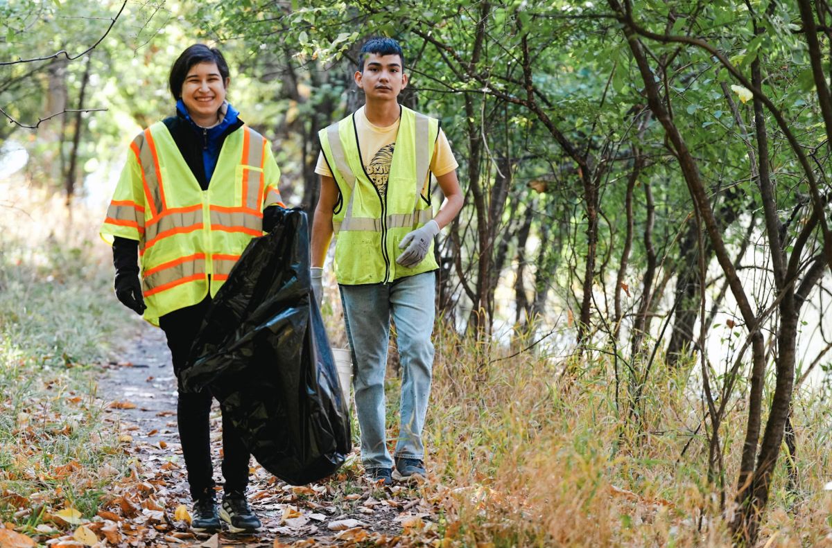 Students serve our communities during annual Make A Difference Day ...