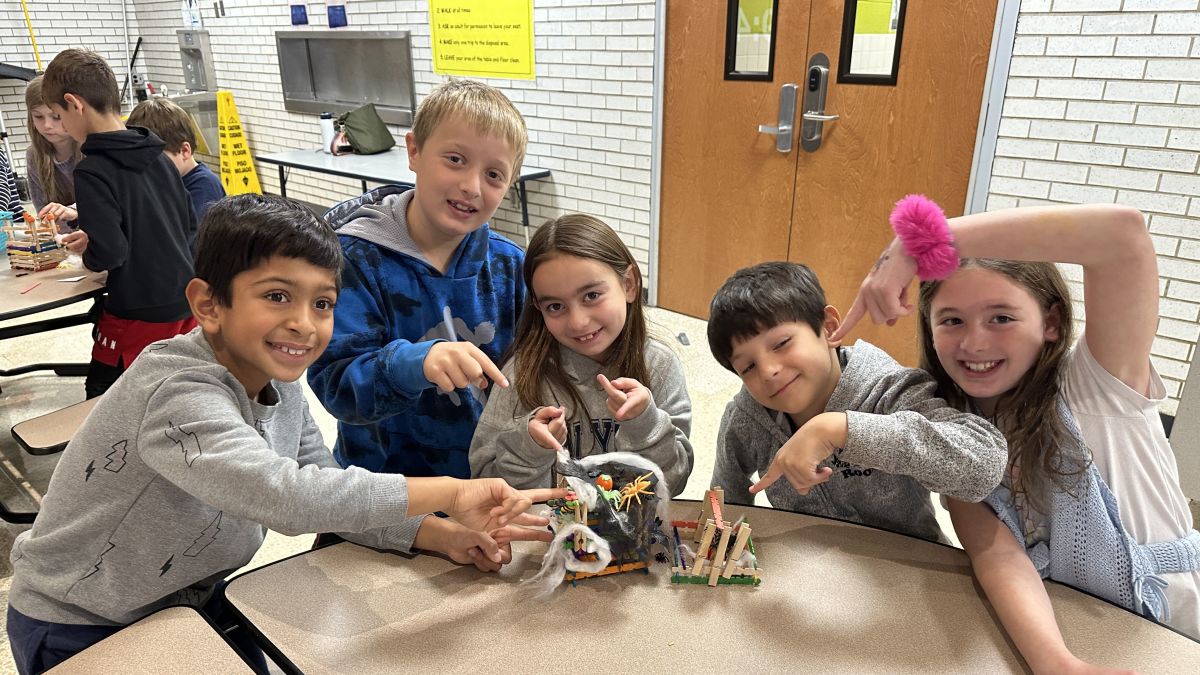 Grafflin 3rd-Graders Tackle STEAM Haunted House Challenge | News Details
