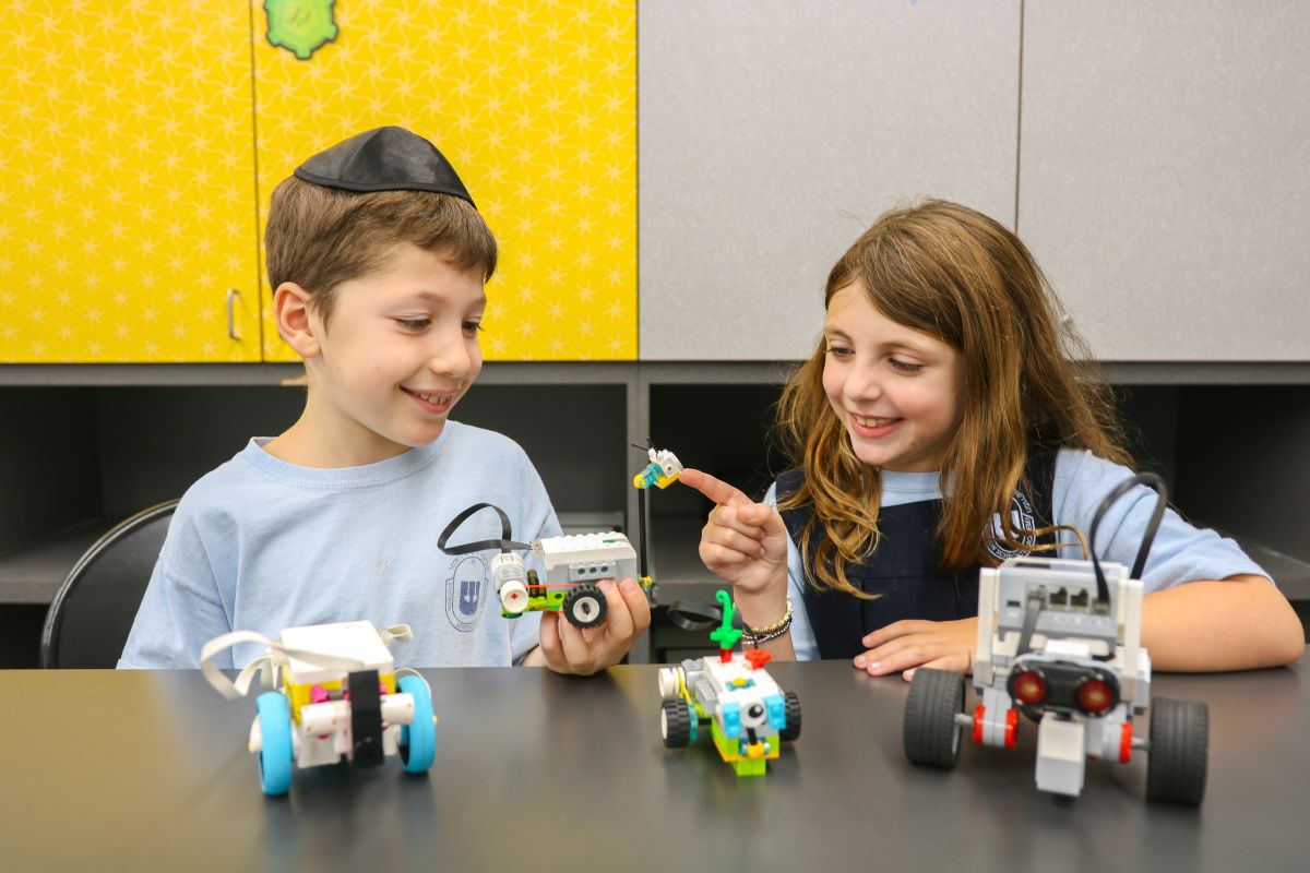 Building the Future: Inside SSA’s Robotics Program on the Azrieli SMART ...