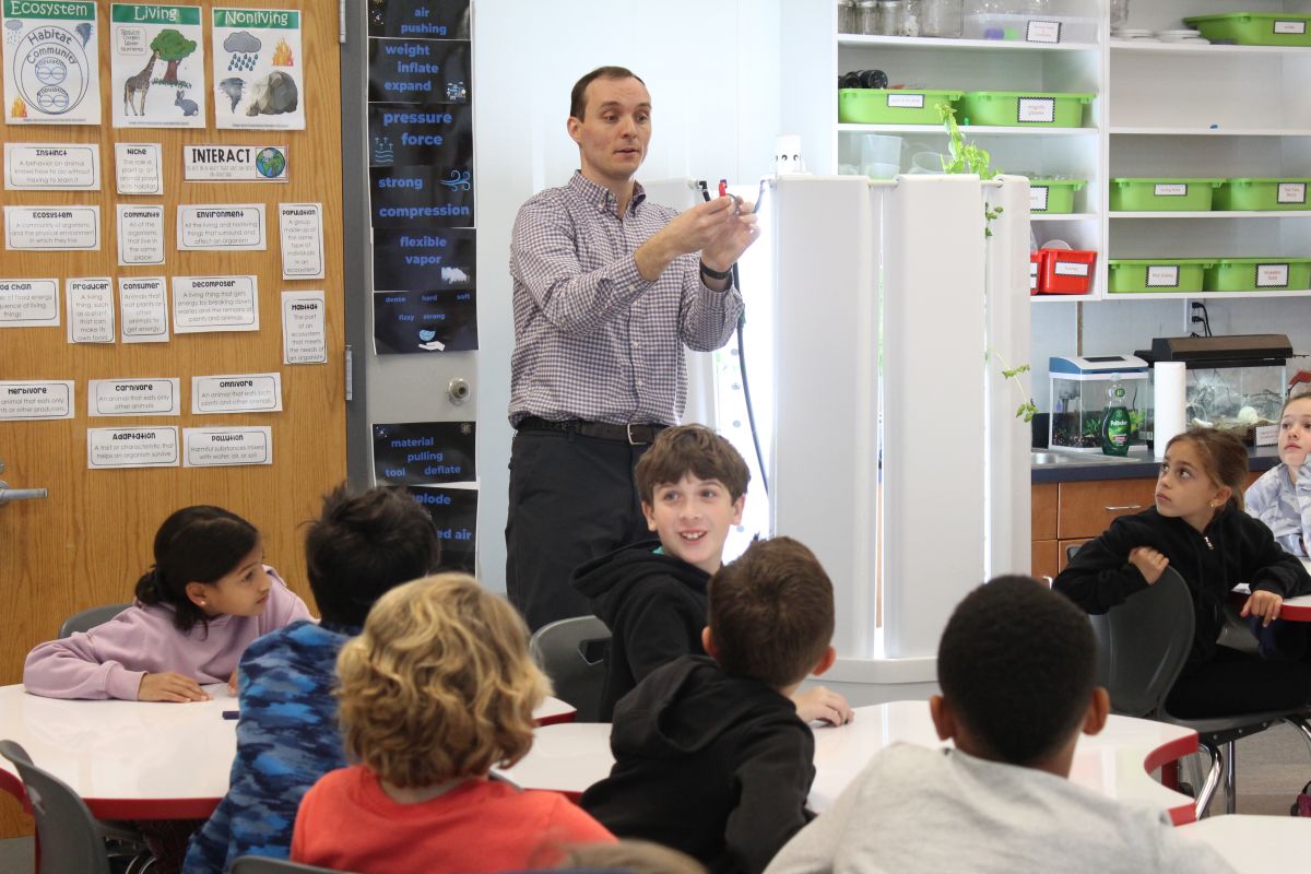 Elementary STEAM Labs Host STEAM Career Week | News Details - Summit ...