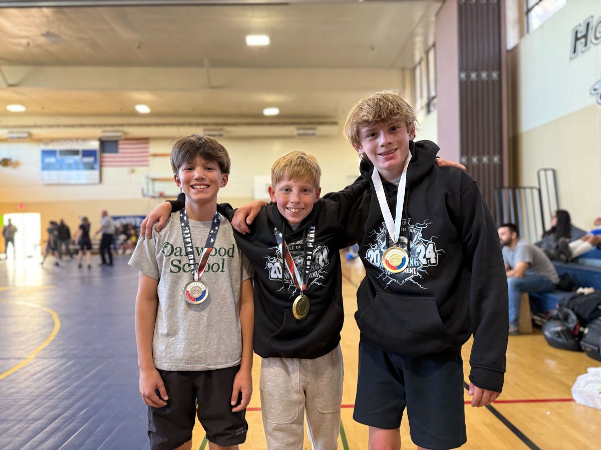 Middle School Wrestlers Dominate at Hoover Invitational | News Details