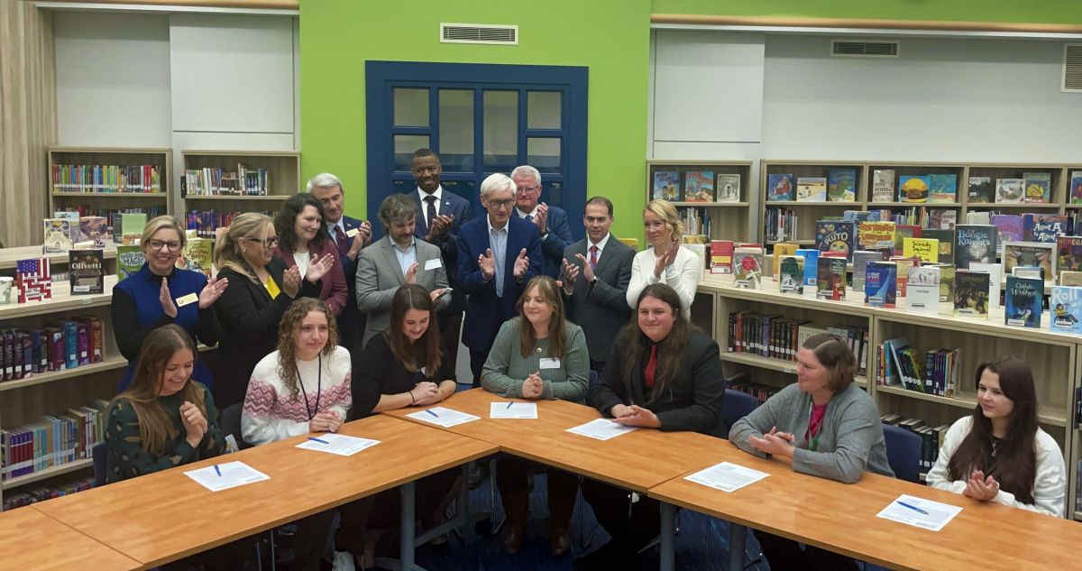 Elmbrook Schools Celebrates Wisconsin's First Teacher Apprentice | News ...