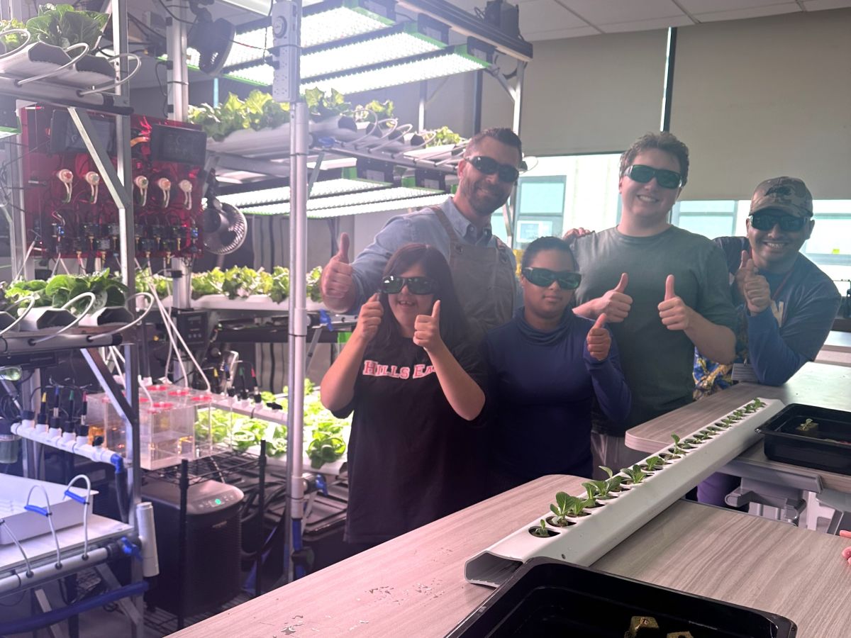 Students Visit New AgTech Lab At East | News Post