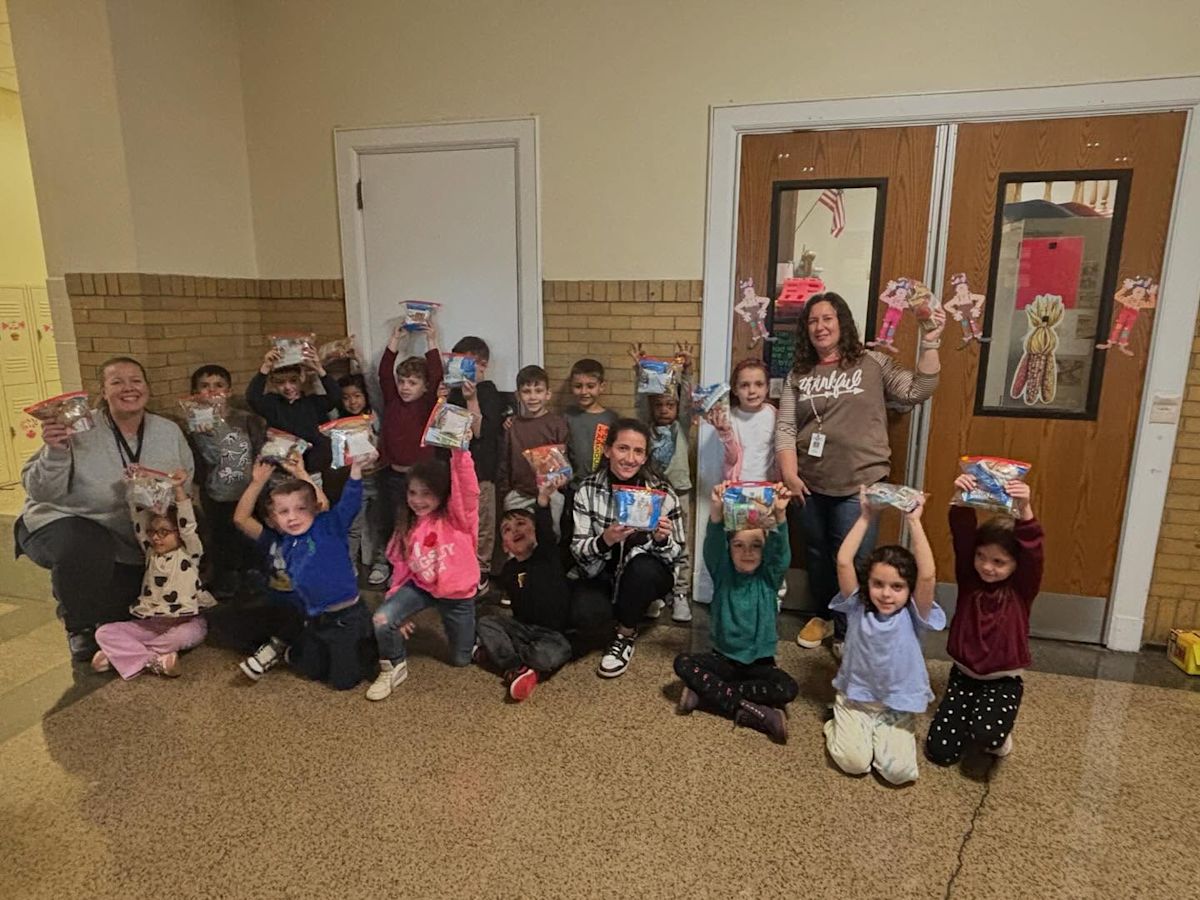 Annual Thanksgiving Food Drive a Success! | News Detail