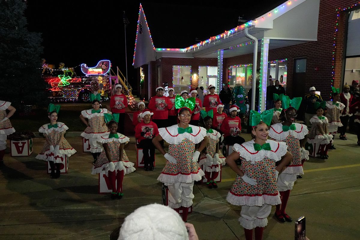 High School Show Choir Headlines Third Annual Fire Department Tree ...