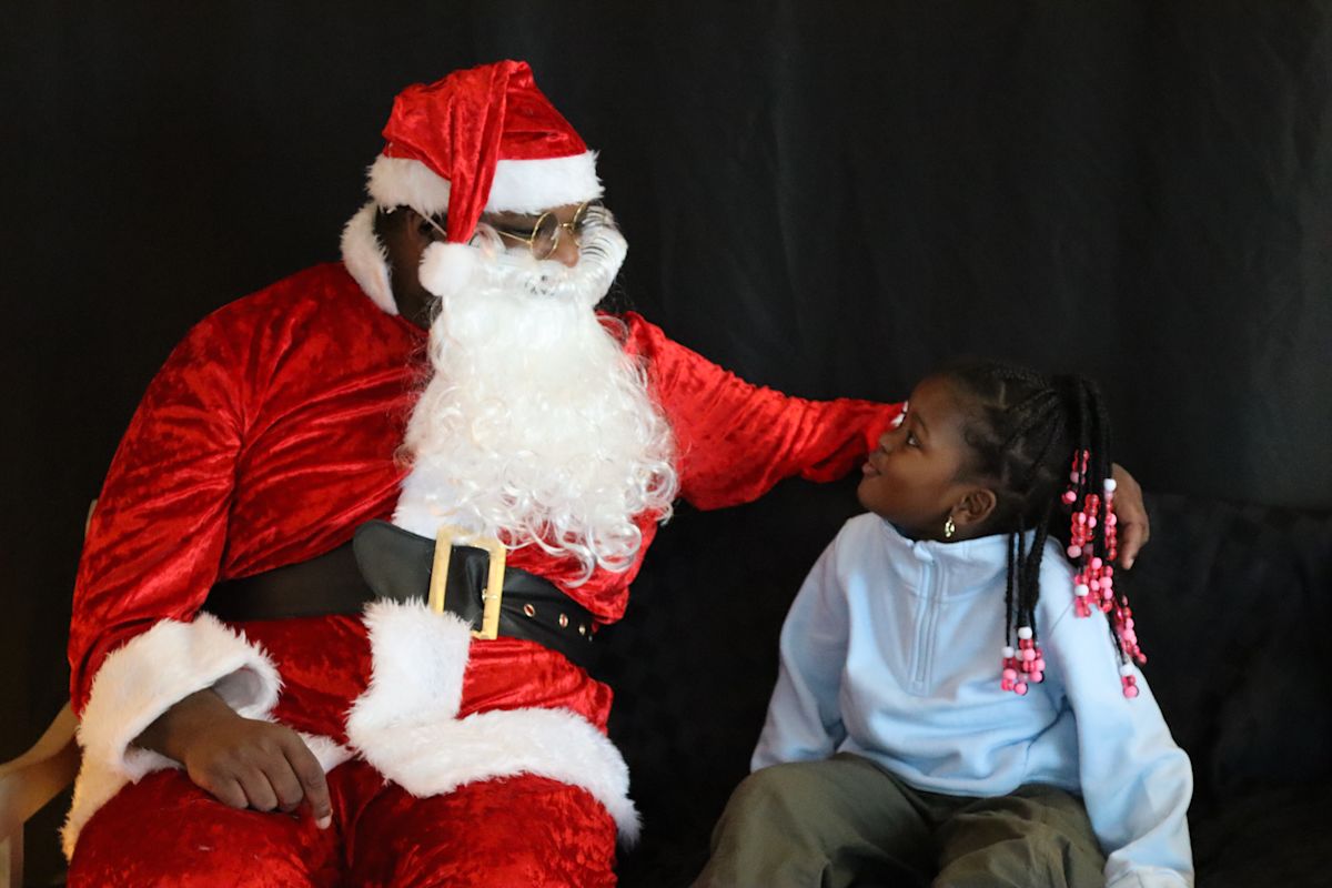 Benjamin Turner Academy receives visit from Santa Claus | News Details