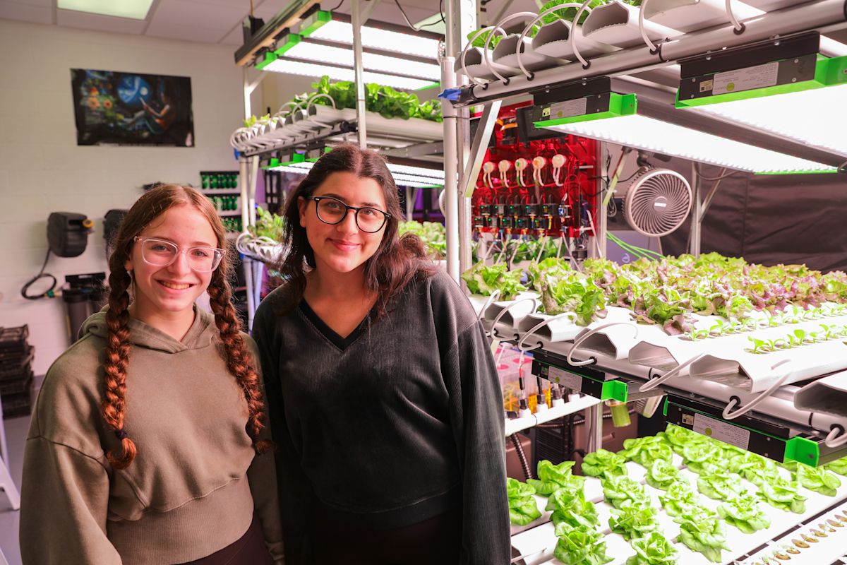 Hills East’s AgTech Lab Donating Vegetables To Island Harvest | News Post