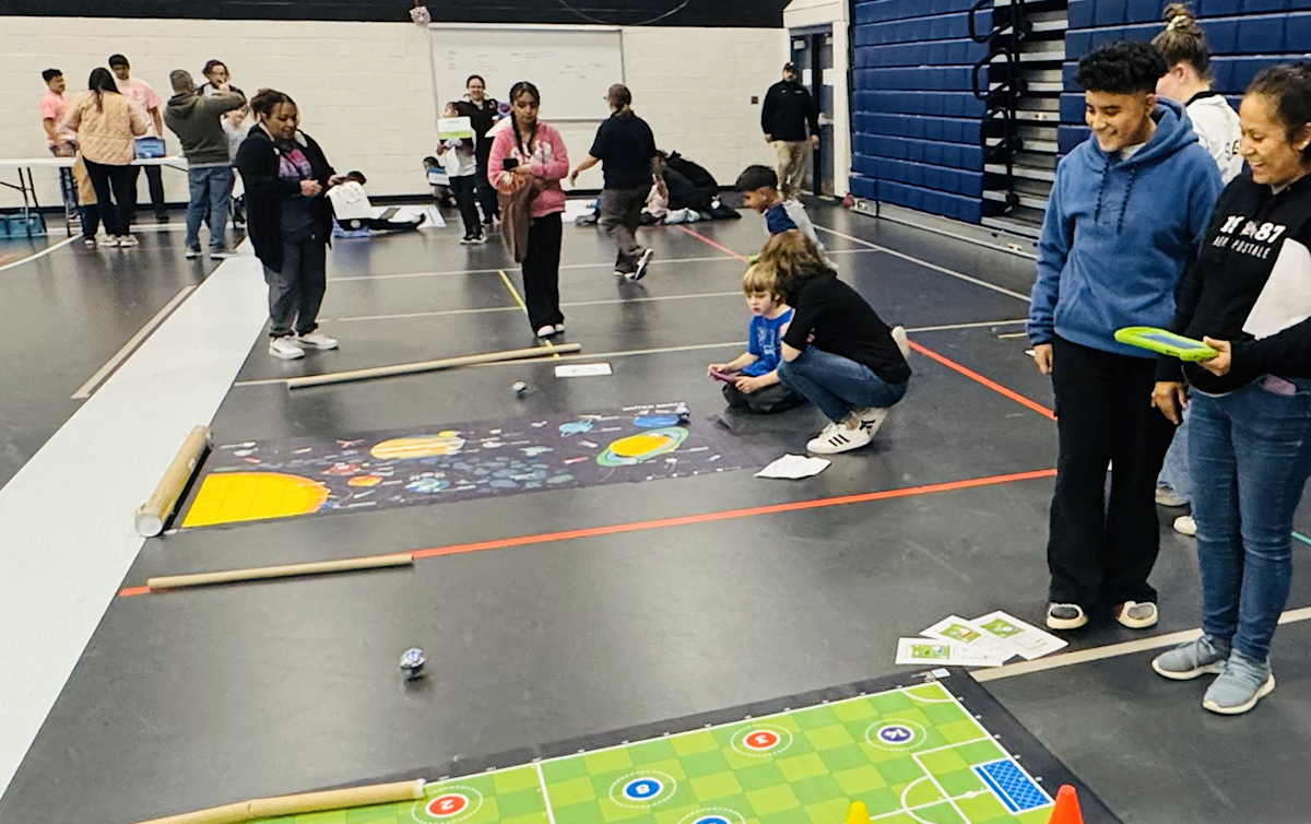 Hour of Code Family Night finds success at STEM Launch | News Details