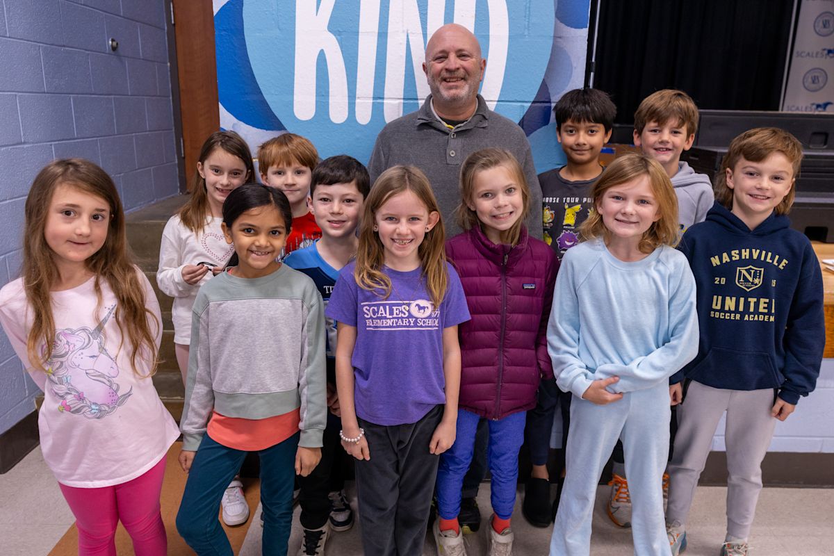 SES Bus Driver Shares Artistic Talent With Students | InFocus Photos ...