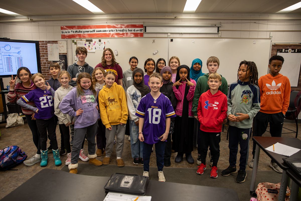 Building the future: EPHS students teach fifth graders about computer ...