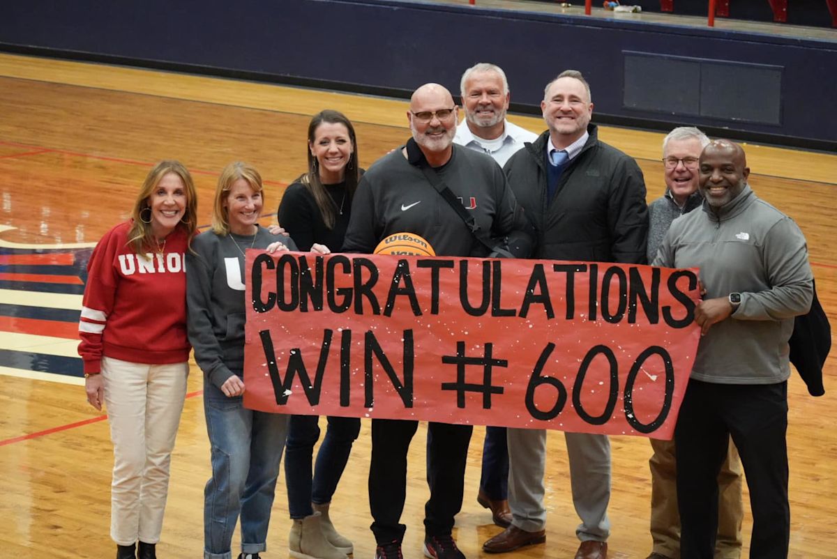 600th Career Win For Boys Basketball Coach Rudy Garcia | News Details
