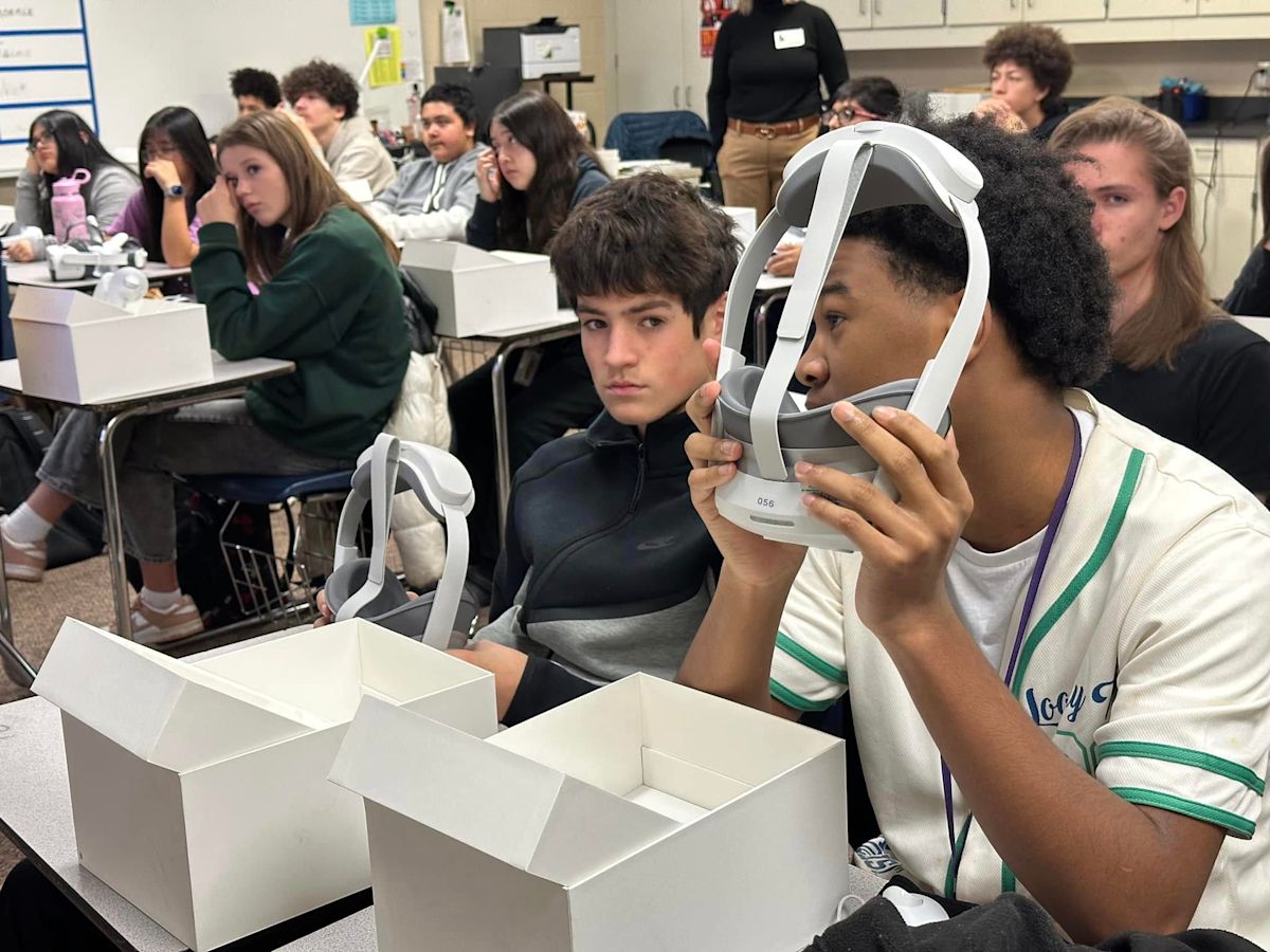 8th Graders In Virtual Reality Math Pilot Program | Campus Life Details