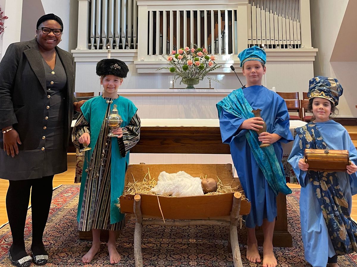 Grade 2 and Kindergarten Singers Shine in Special Chapels | News Story
