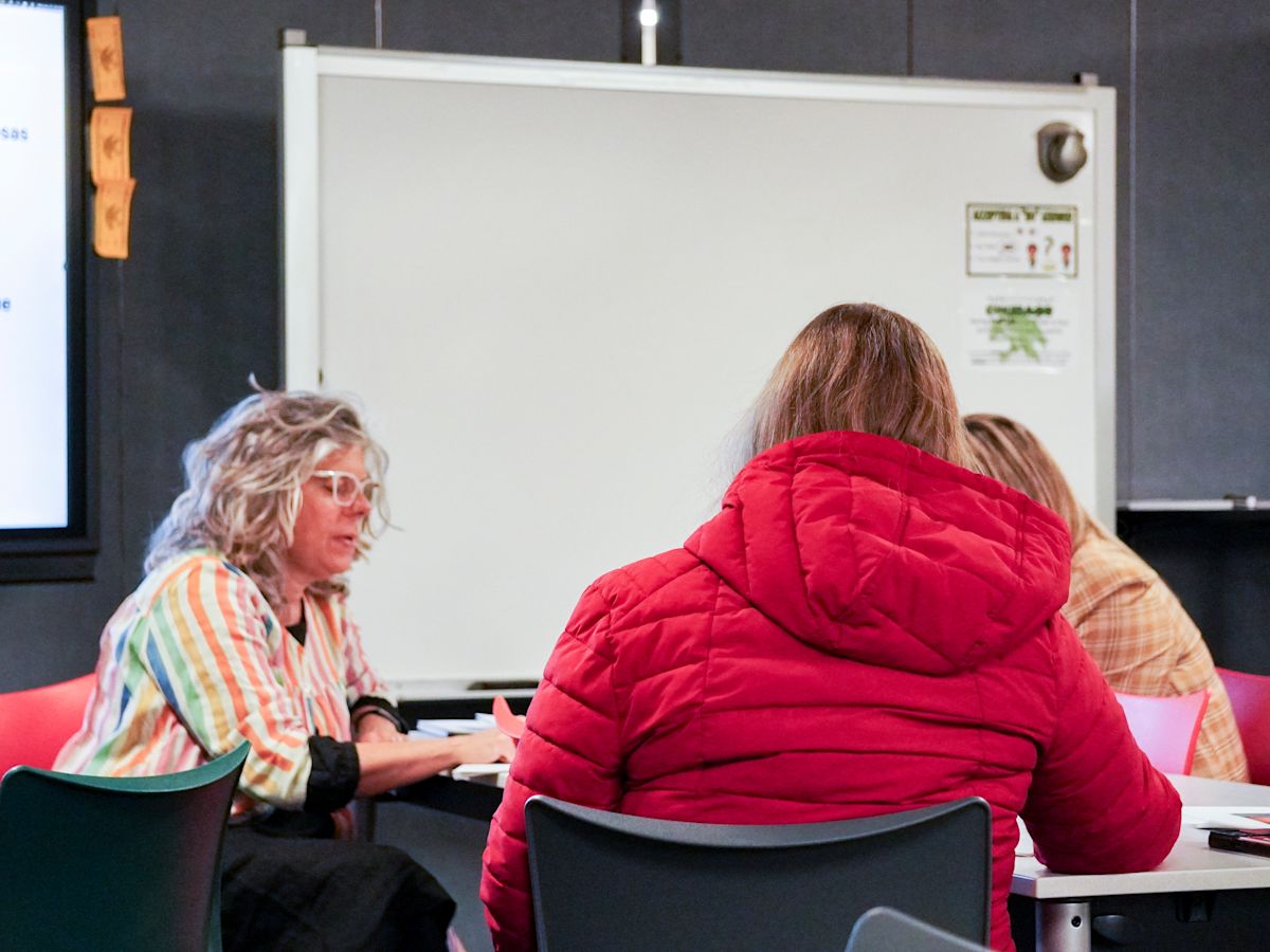 Dr. Jenn Moore Leads Workshop for West Families | News Details