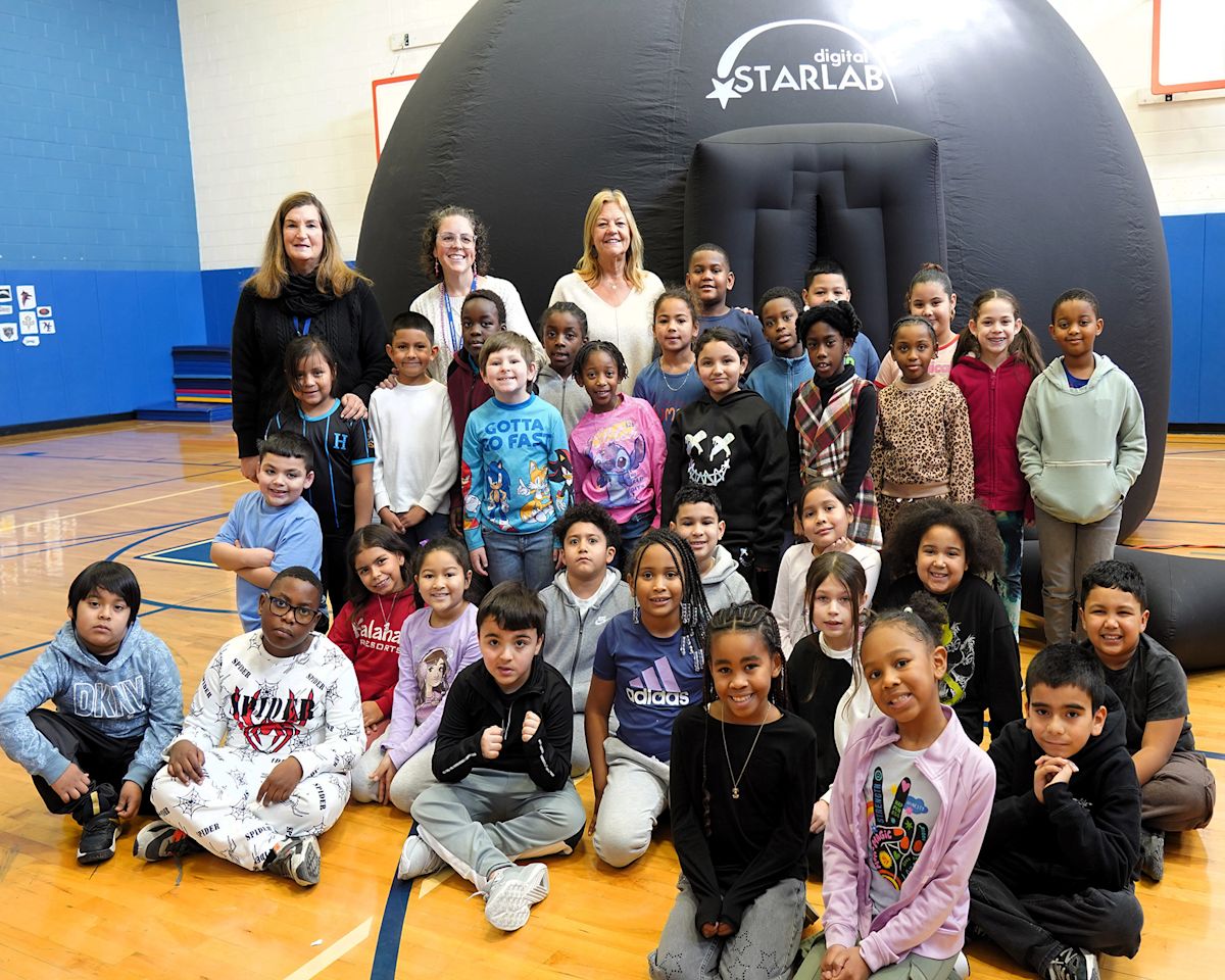 Our elementary scholars enjoy Starlab experience | District News Details