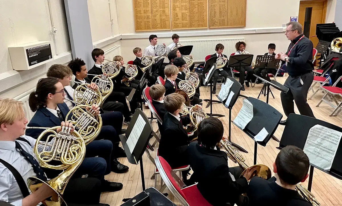 Masterclass with international horn soloist Michael Thompson | Junior ...