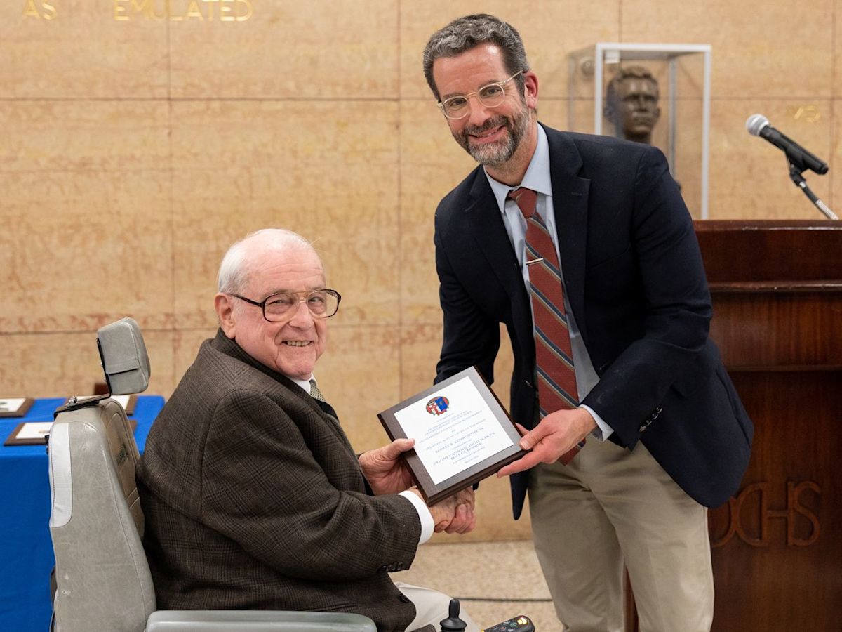 In Memoriam: Hall of Honor Member Robert Kenworthy | Details