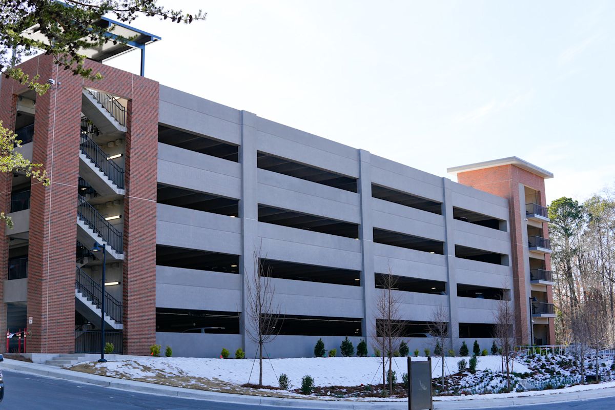 One Level Parking Deck Design Two Story With 3 Bedrooms, 3 Bathrooms