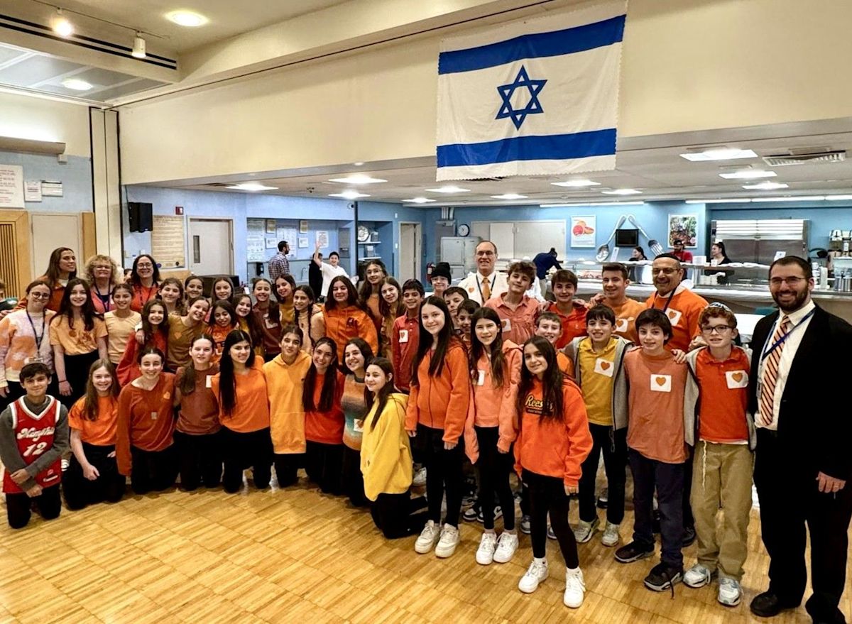 Students Express Support for the Hostages Through Artwork, Clothes, and ...