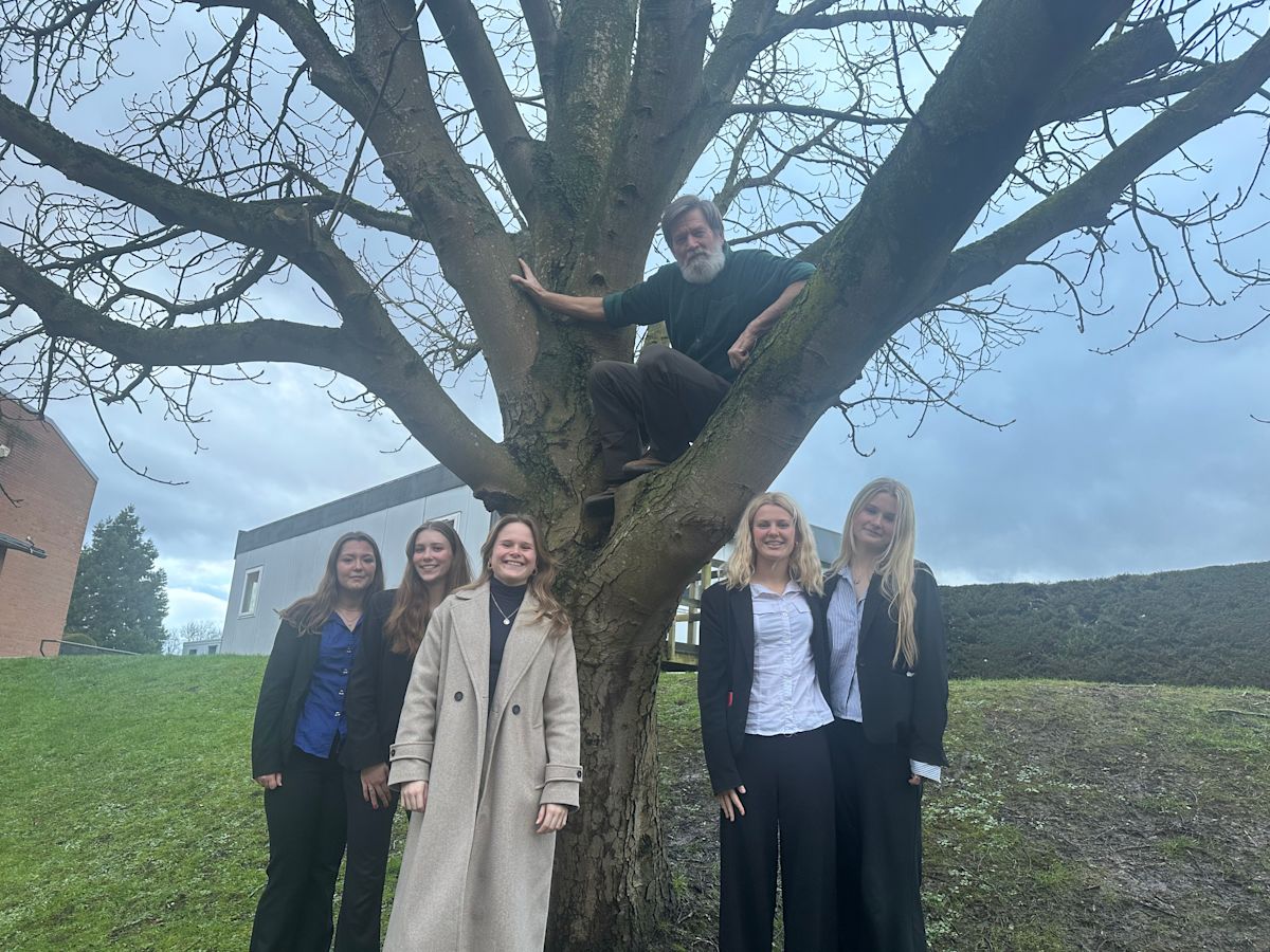 Conservation Adventure Comes to Dean Close School: Ian Redmond OBE ...