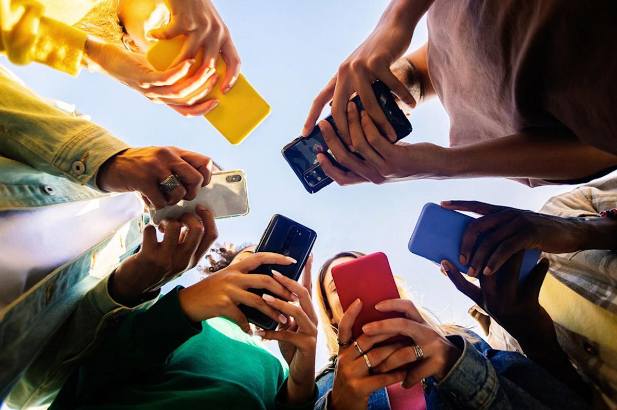 Pros & Cons of Direct Student-Teacher Chat Apps | Finalsite Blog