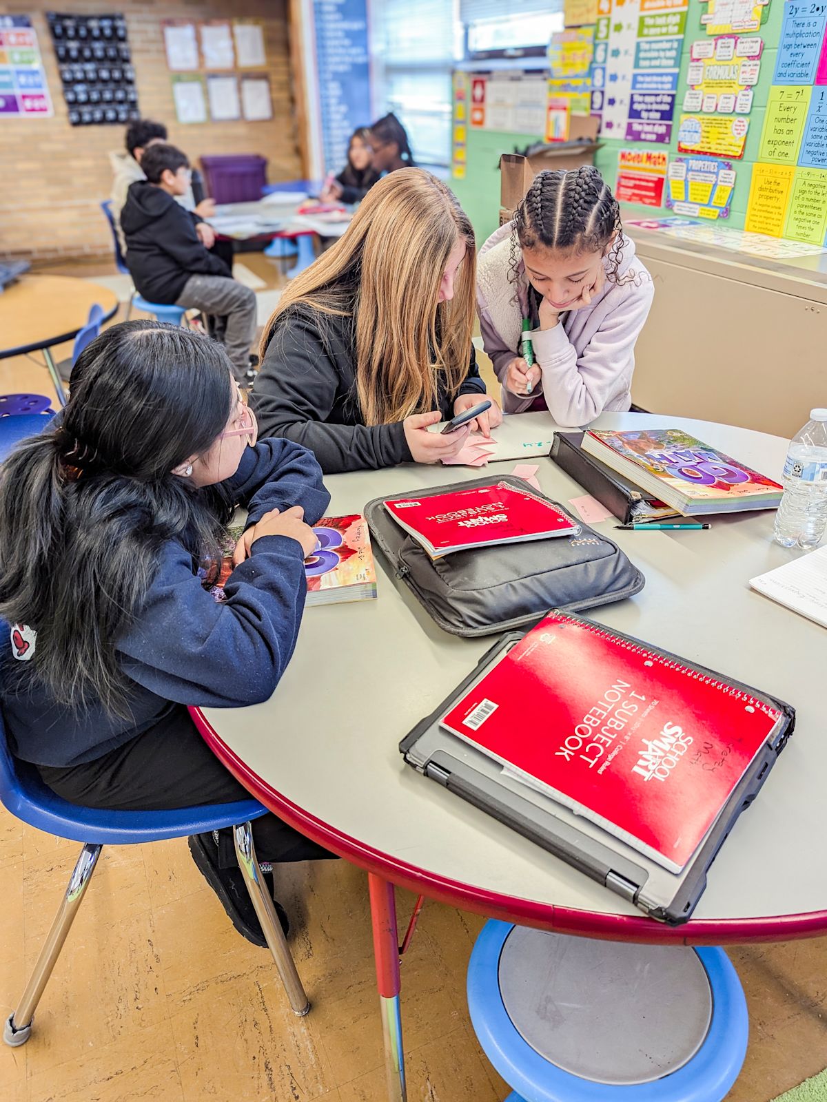ZCMS Sixth-grade Math Works Together | News Details