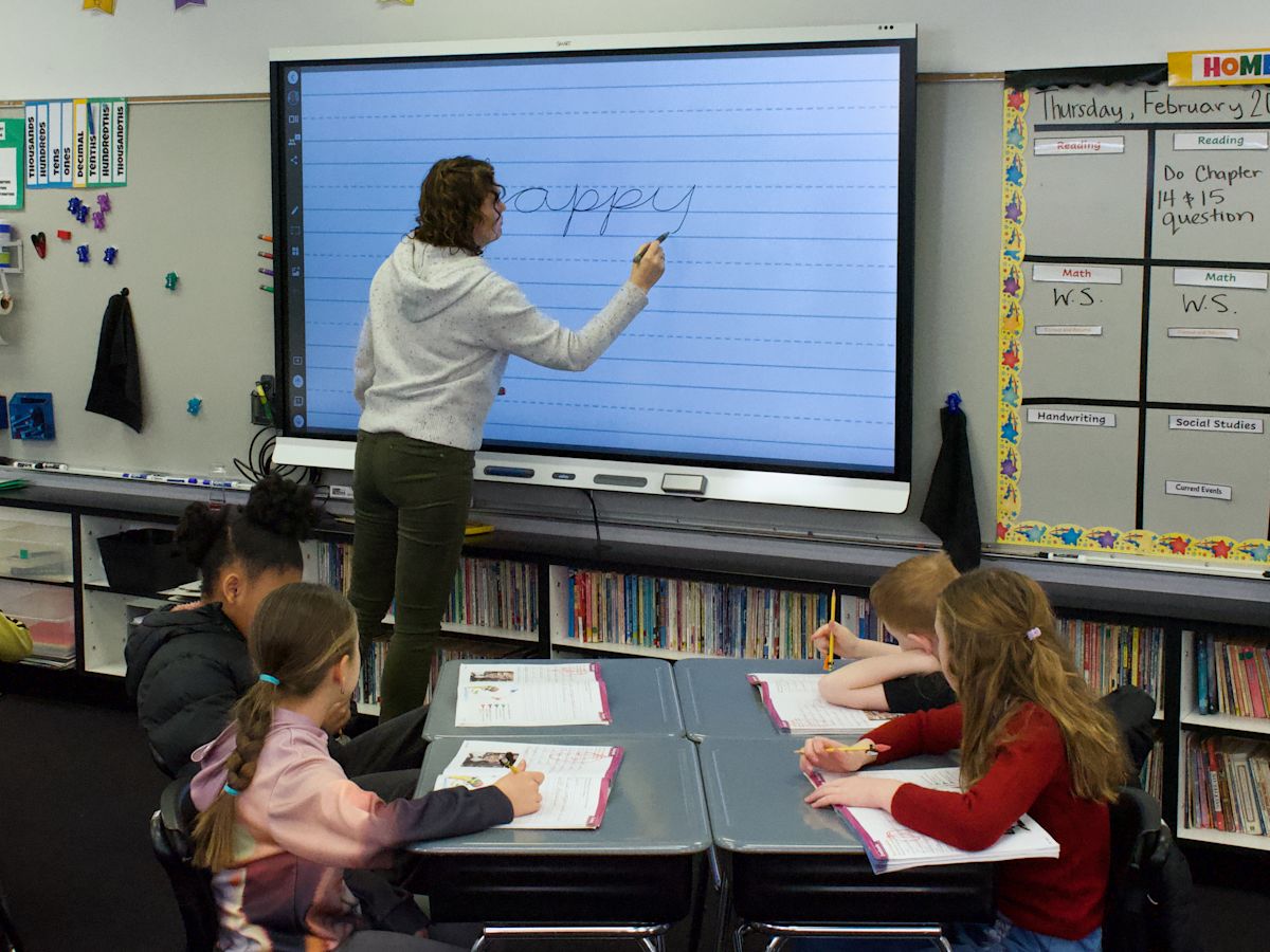 In tech-y times, cursive still taught at City Day | News - Chicago City ...