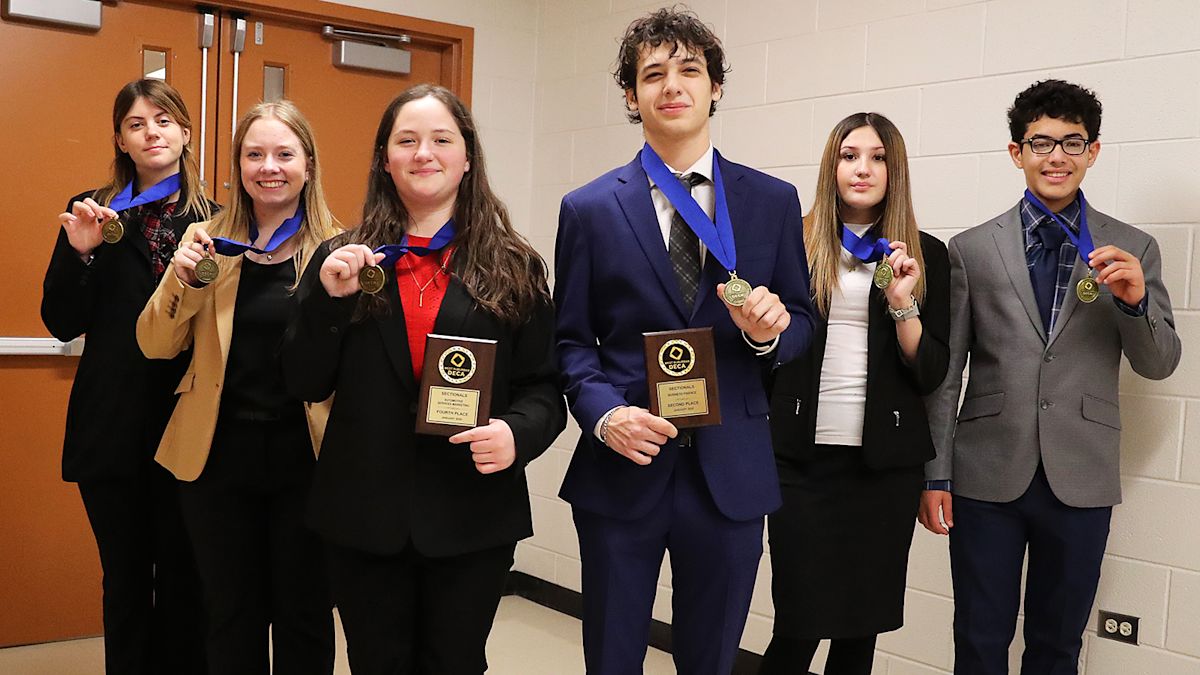 EPHS DECA Students Prepare for States After a Big Year | Elm Middle ...