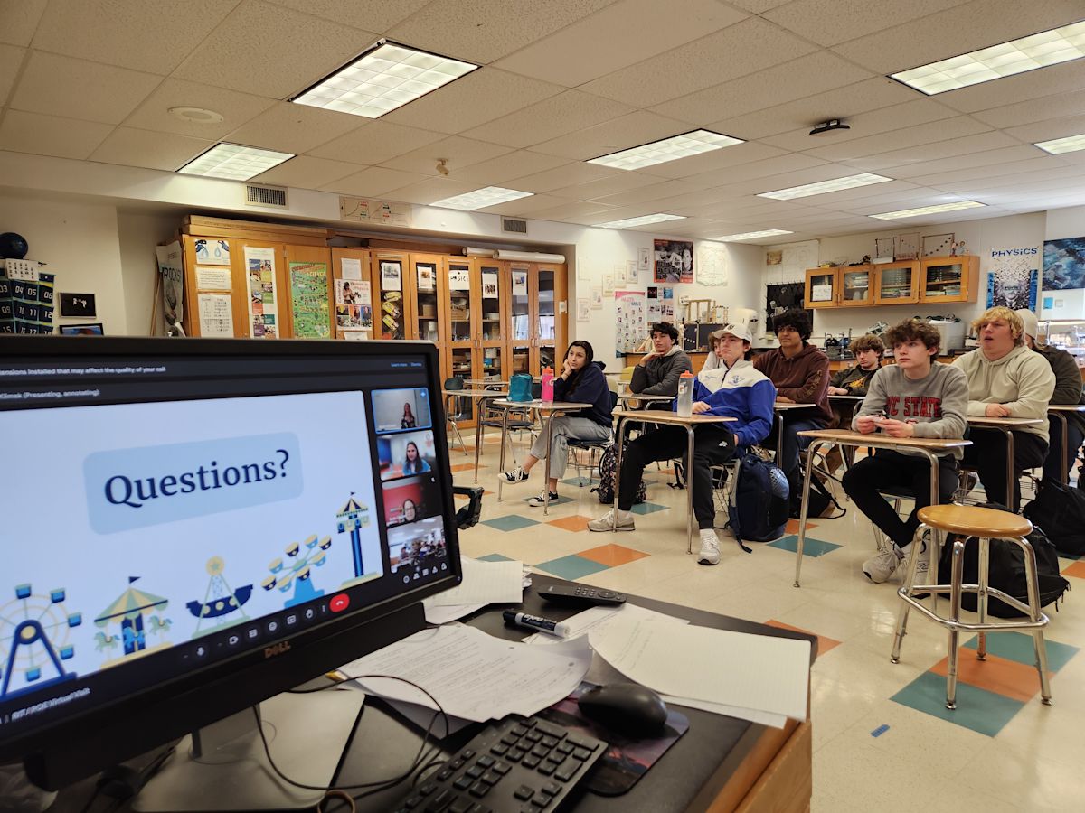 Engineering Students Welcome Visit from Alumni | Post Details