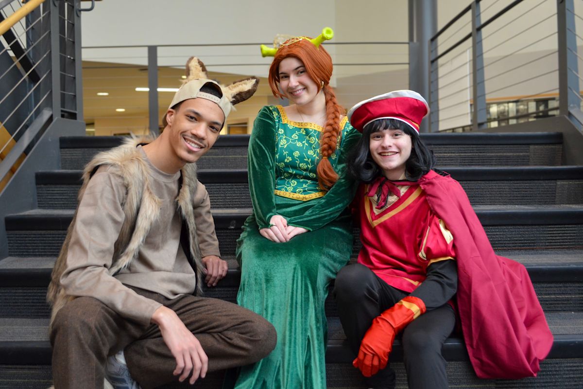 Behind the Scenes of Shrek The Musical | News Details