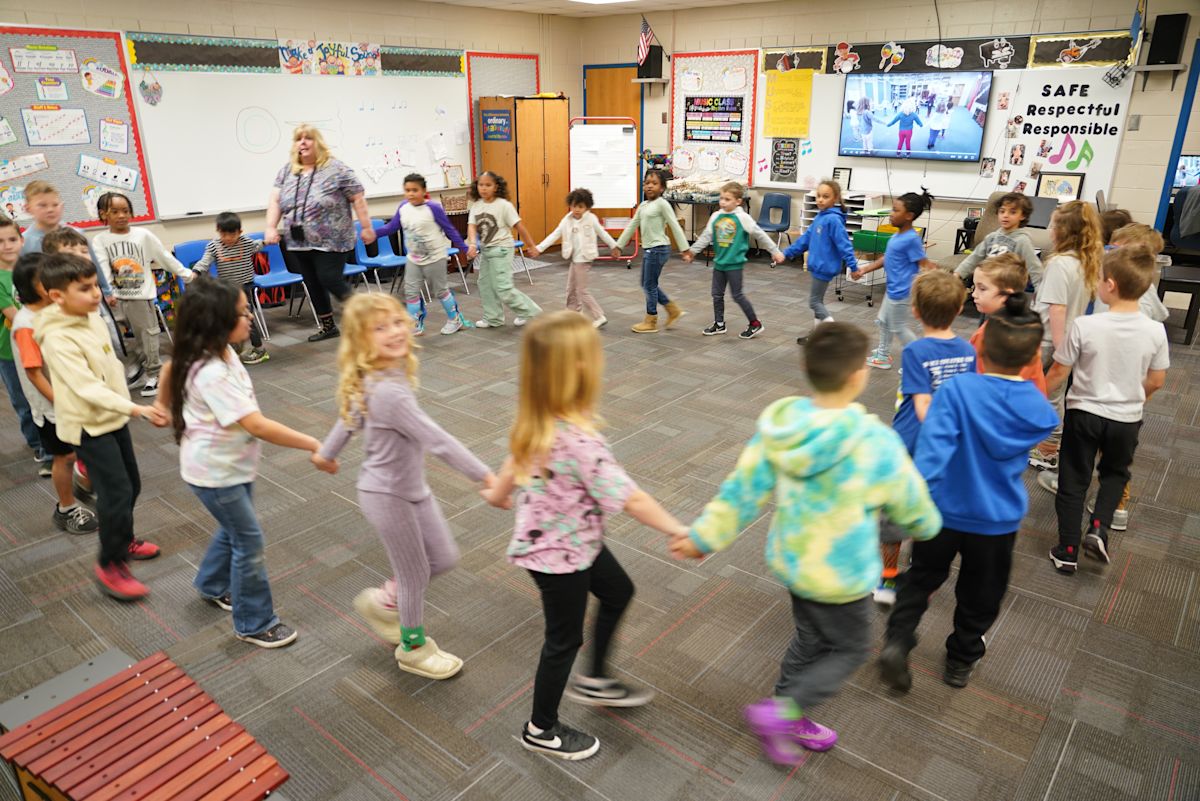 Darnaby 1st Graders Move To The Music | Campus Life Details