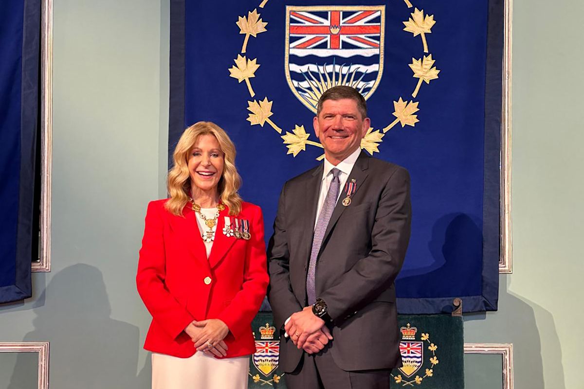 Steve Swaffield OA (74-81) receives the Coronation Medal in Canada ...
