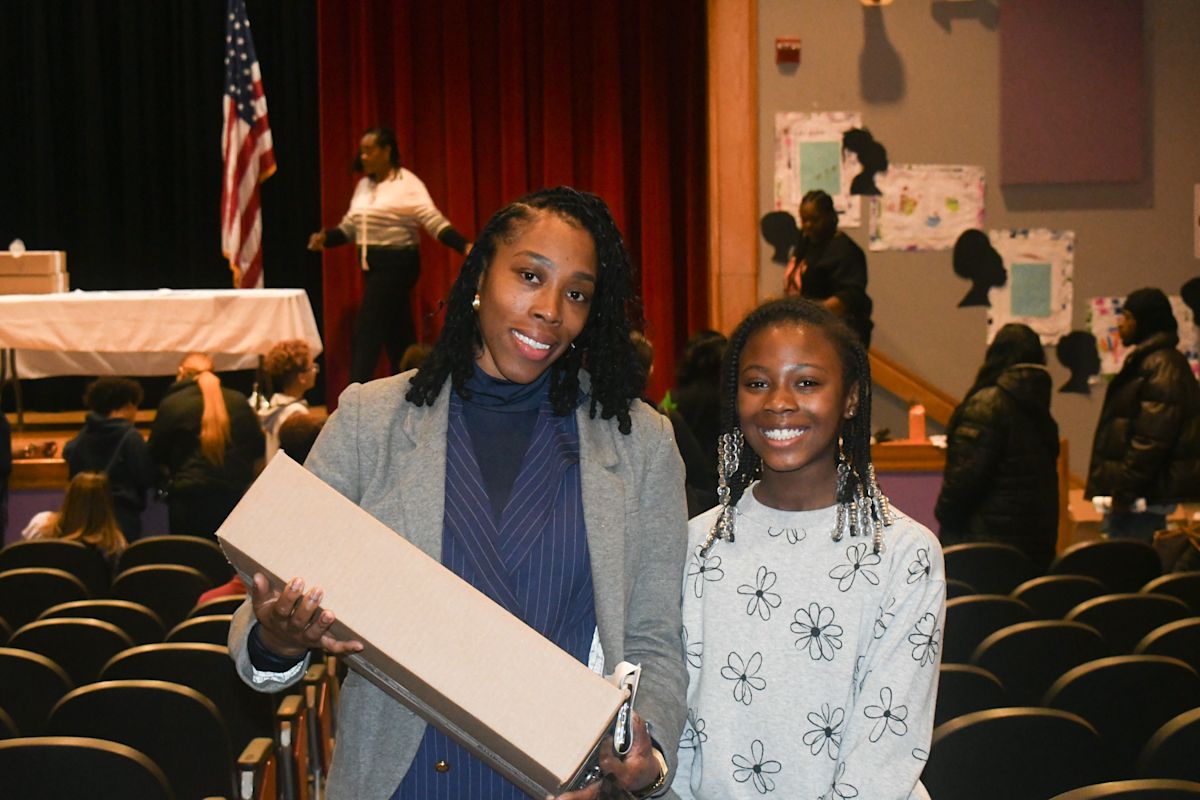 Ready, Tech, Go! Grimes PTA collaborates with AT&T to give away free ...