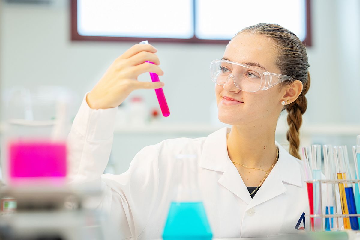 Agora Lledó International School en la Lista Forbes de Los 100 mejores ...