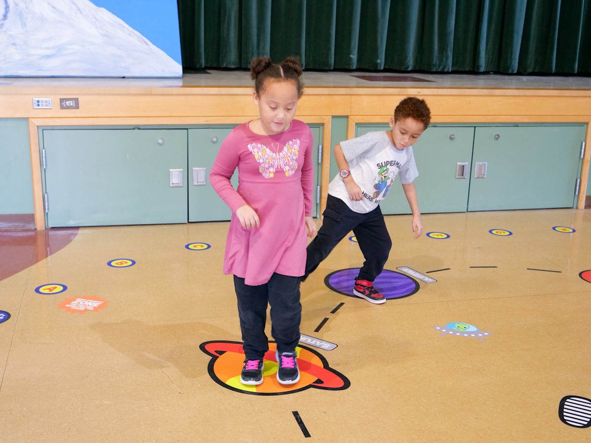 Wiggle room: Sensory breaks help students refocus | DEE News Details