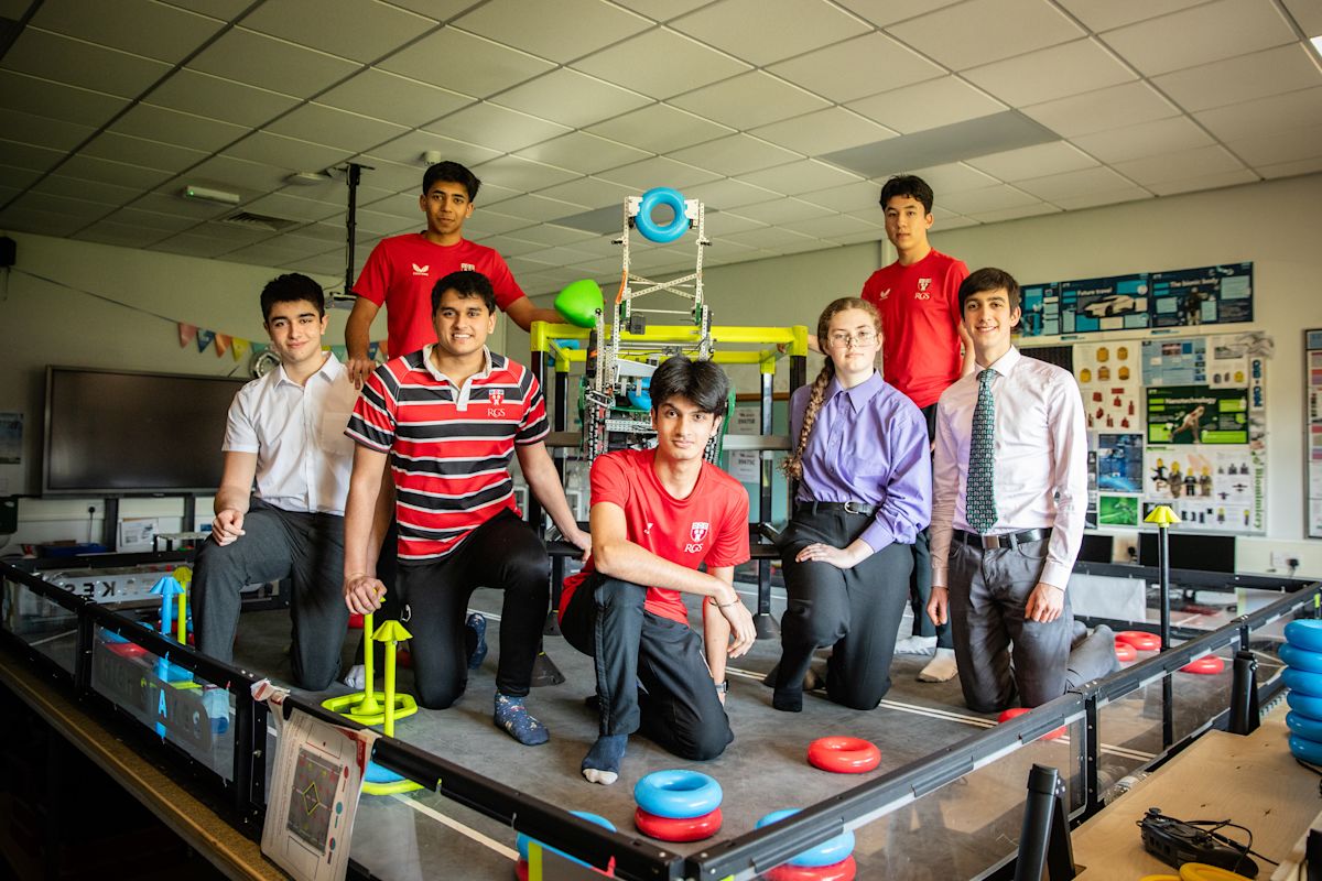 RGS Robotics Team qualifies for the VEX Robotics World Championship in Dallas | News Detail