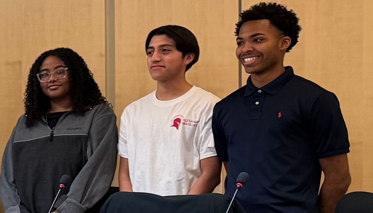 Apply Now: 2025-26 Student Representatives to the School Board | stories