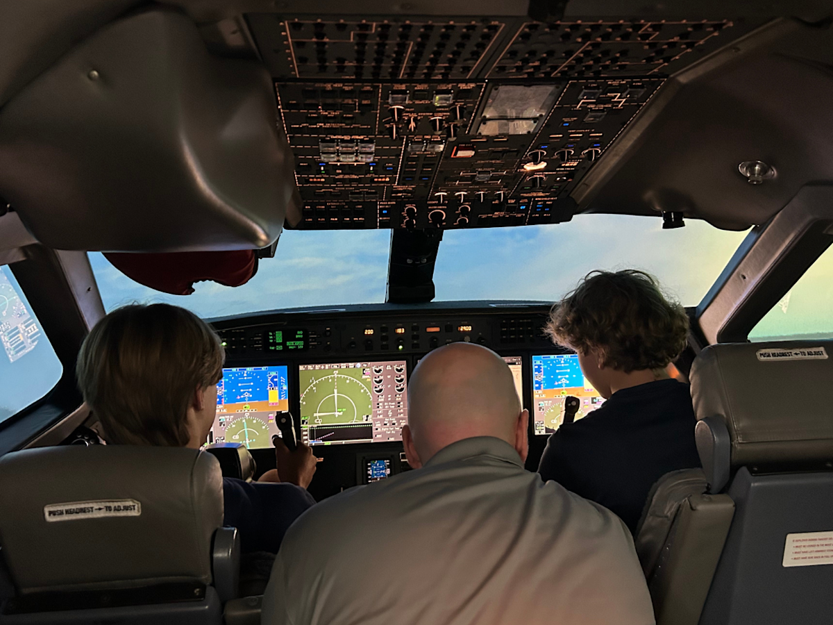 HHCA 8th Graders Explore Aviation at FlightSafety International (FSI ...