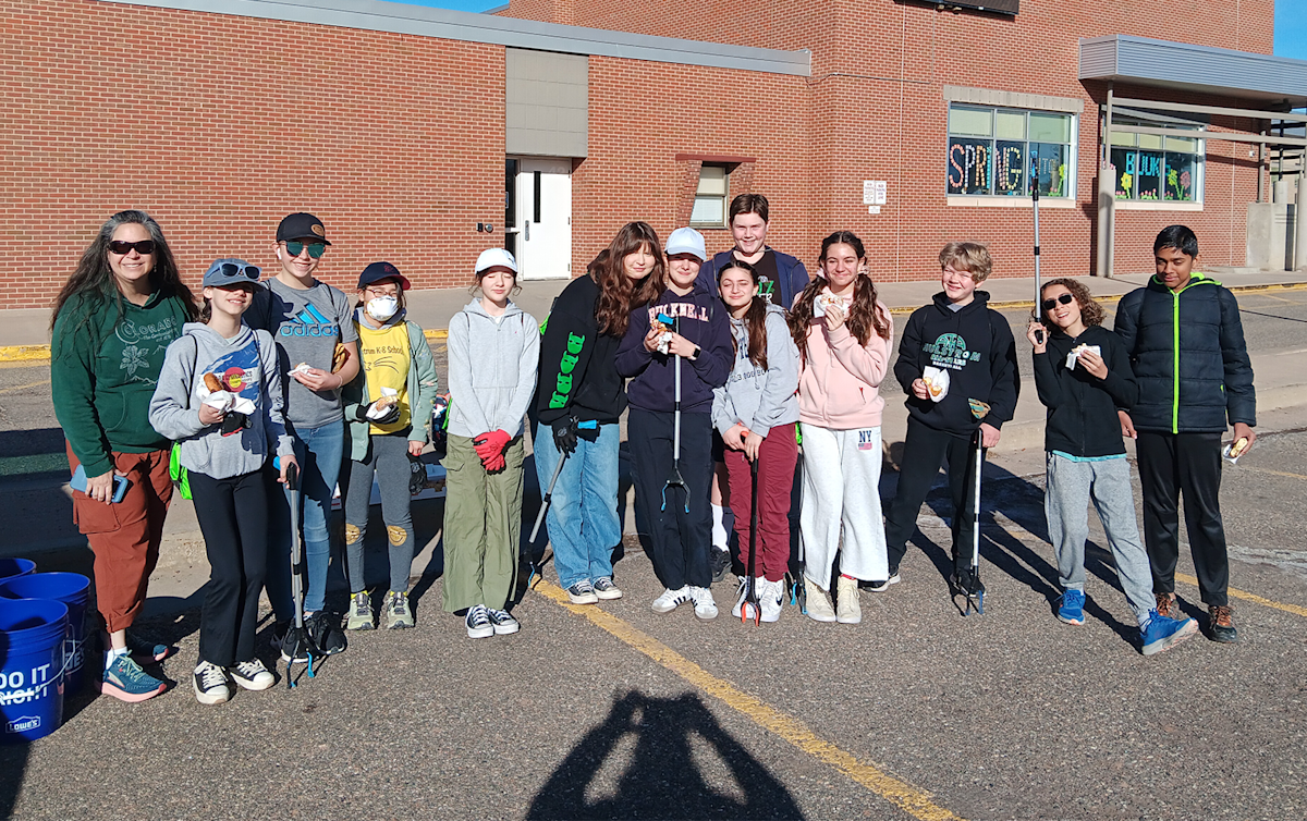 Hulstrom students collaborate to clean up the community | News Details