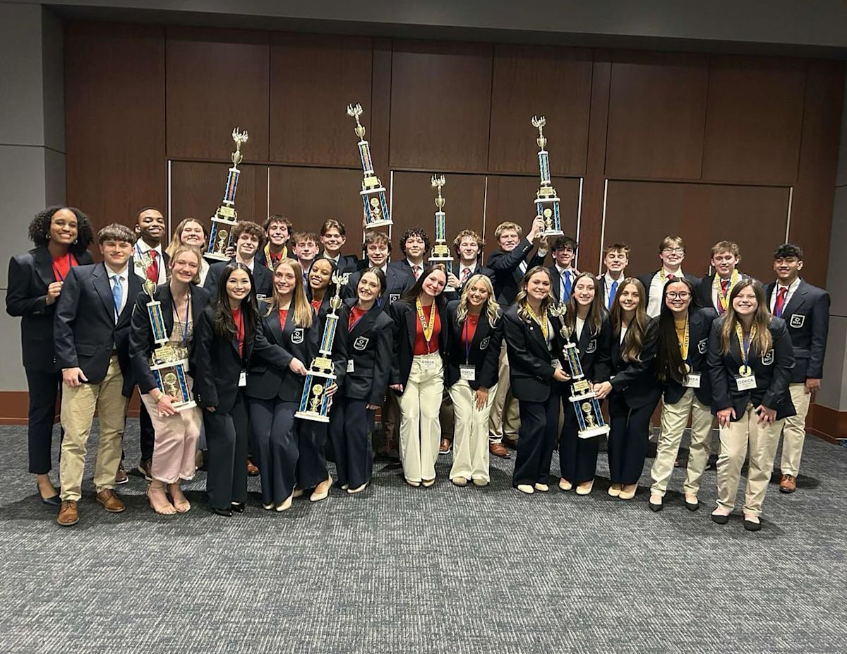 GLHS DECA Marketing Students Advance | Details