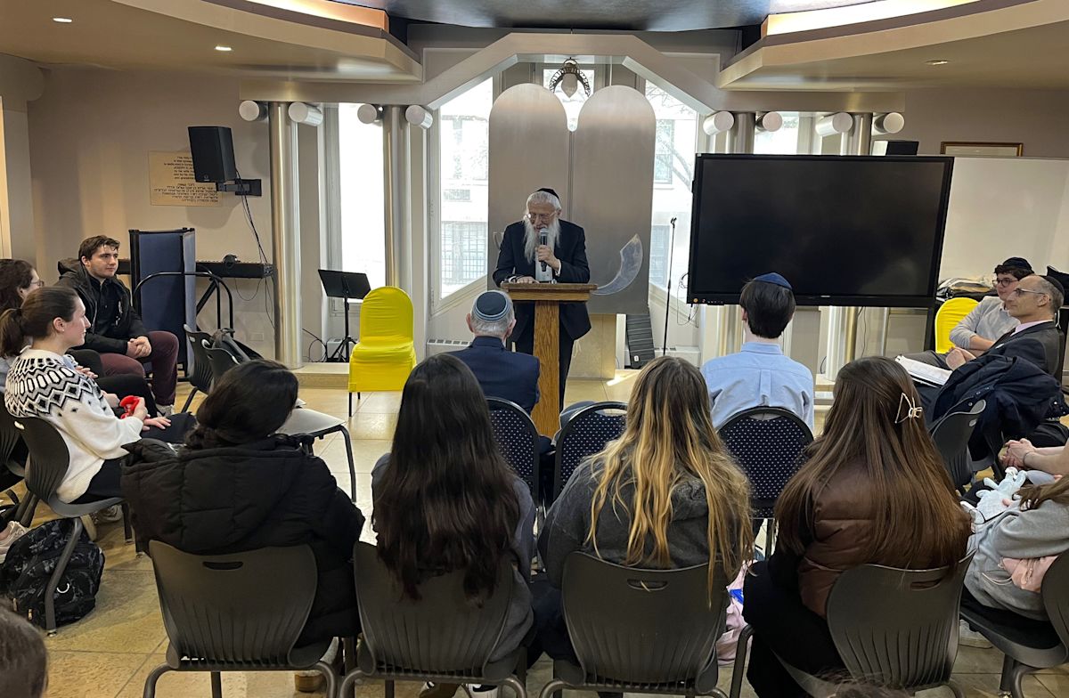 Seniors Meet Soviet Refusenik Rabbi Yosef Mendelevitch | Ramaz News ...