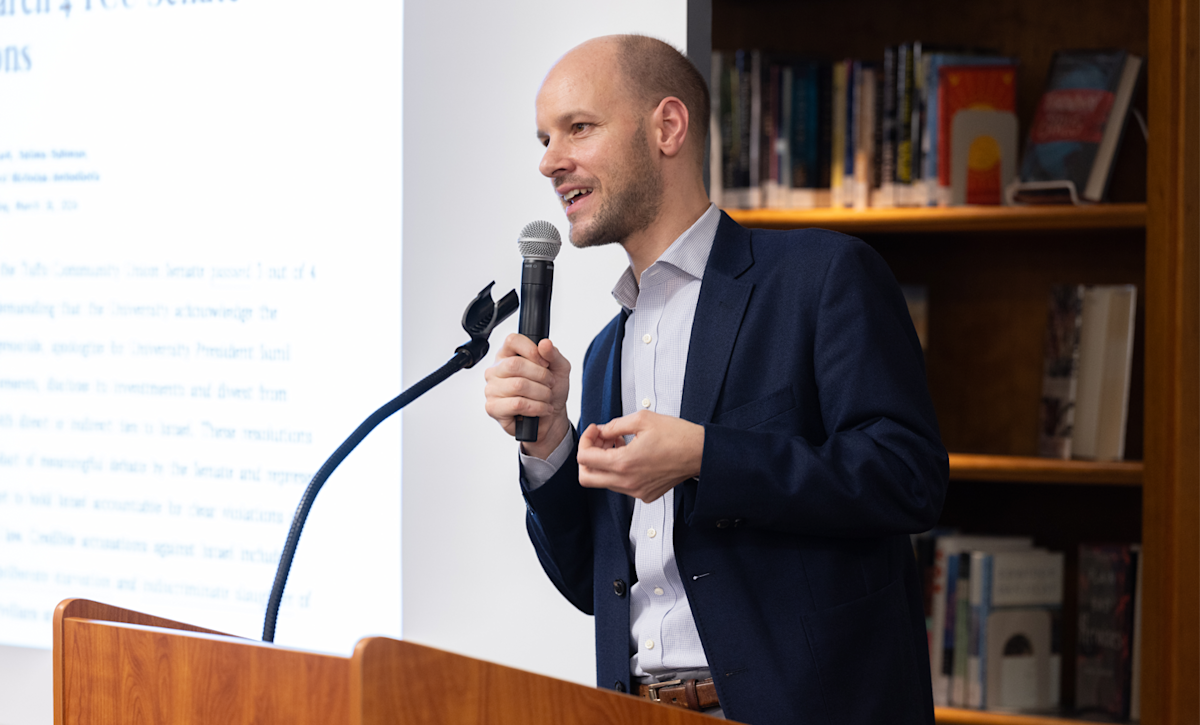 Bailey-King Author Series: Elliott shares insight on investigative ...