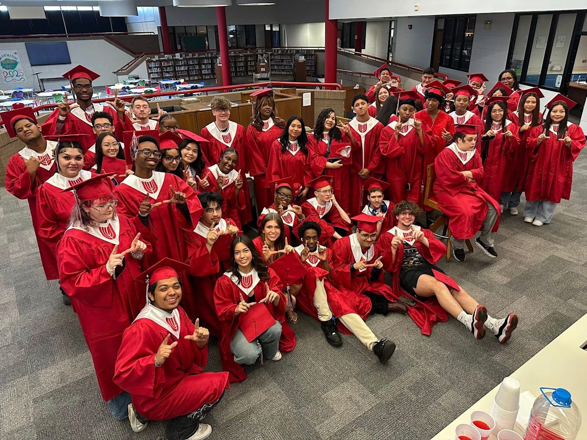 Seniors Return To Freshman Academy For Senior Walk | Campus Life Details