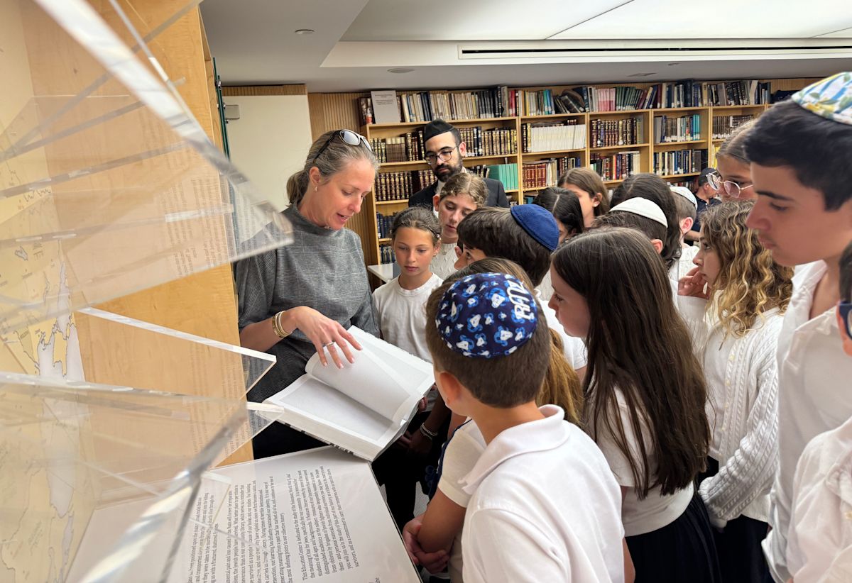 Pictures Inside: Middle Schoolers Commemorate Yom HaShoah | Ramaz News ...