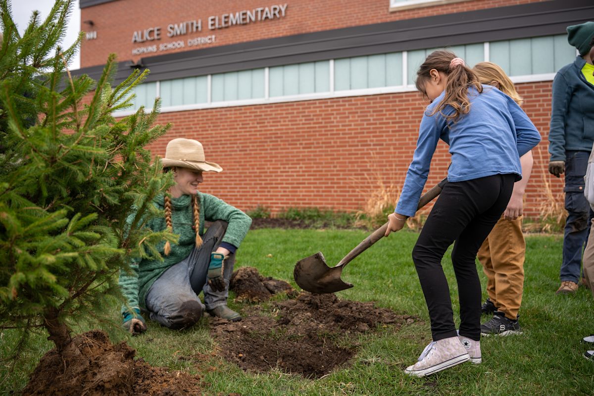 Alice Smith students celebrate Arbor Day | article - Hopkins Public Schools