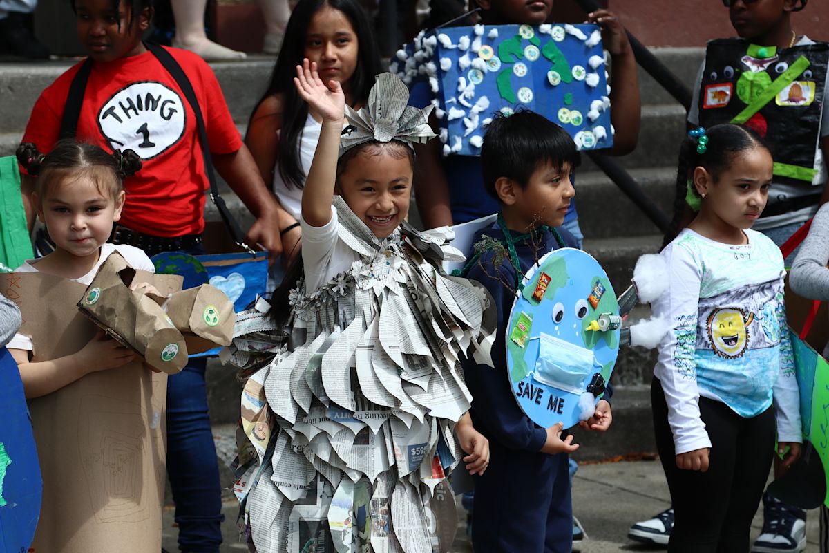 MVLA students celebrate Earth Day with a fashion show | News Details