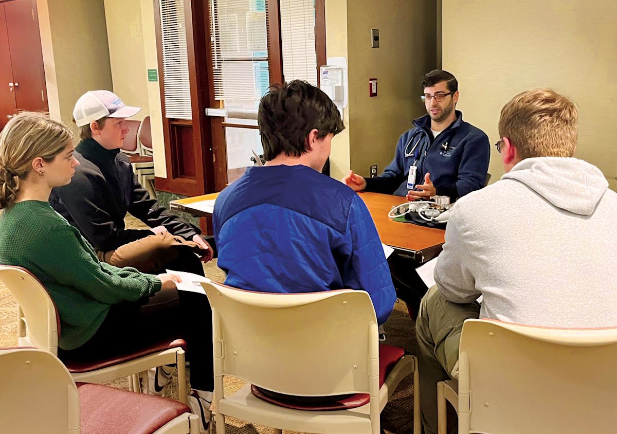 Students Go Behind the Scenes on Hospital Tour | News Story