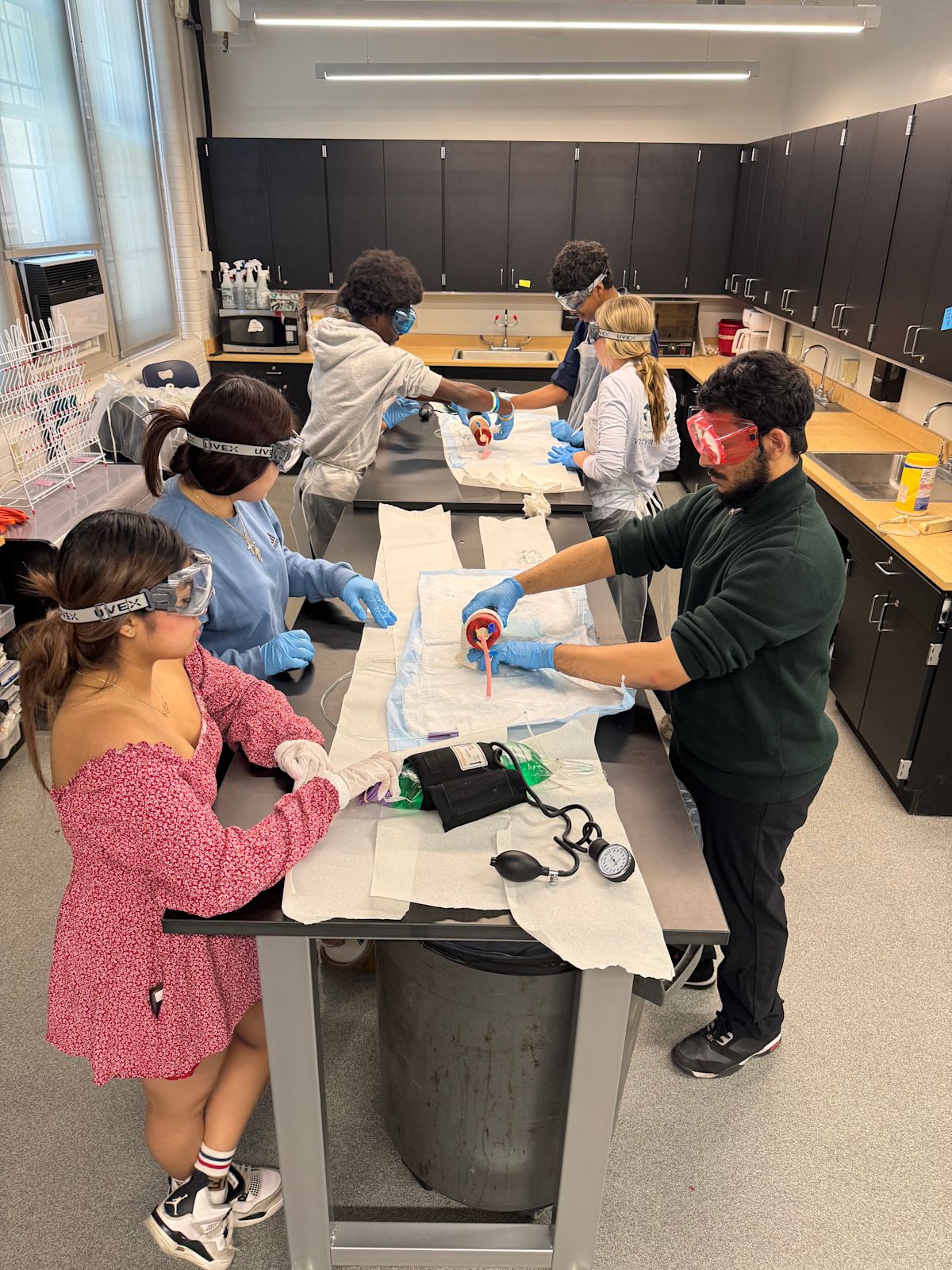 Biomed Students Learn How to Stop Bleeding in an Emergency | Post Details