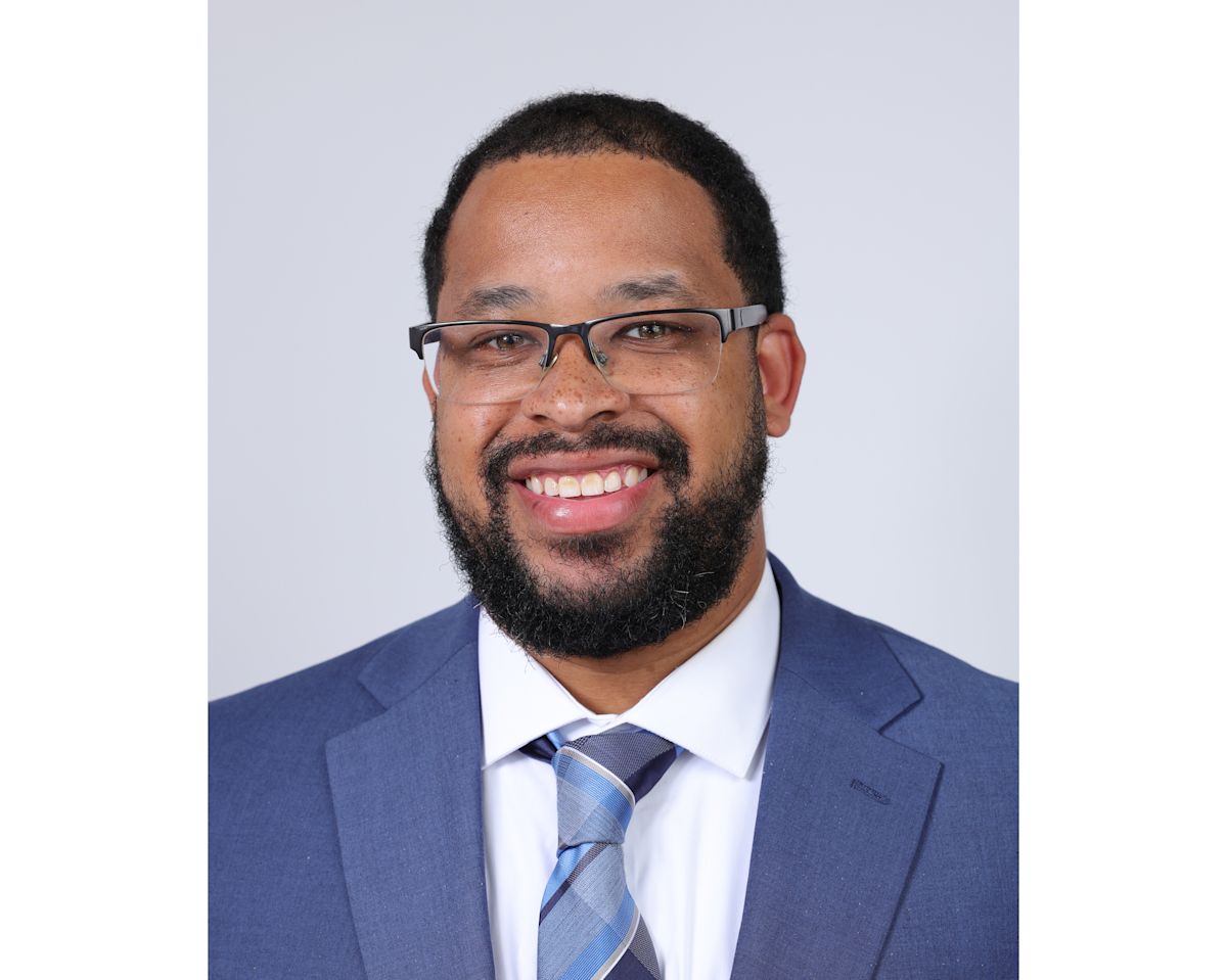 Chris Harris named Varsity Boys Basketball Coach | News Detail